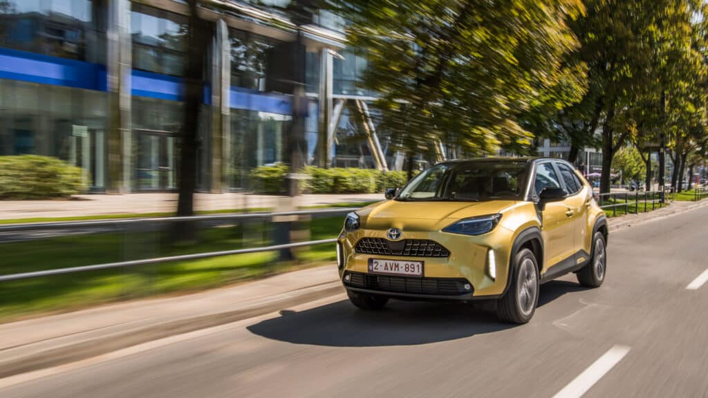Toyota Yaris Cross 2025. Silniki, wersje, cennik. Co można kupić?